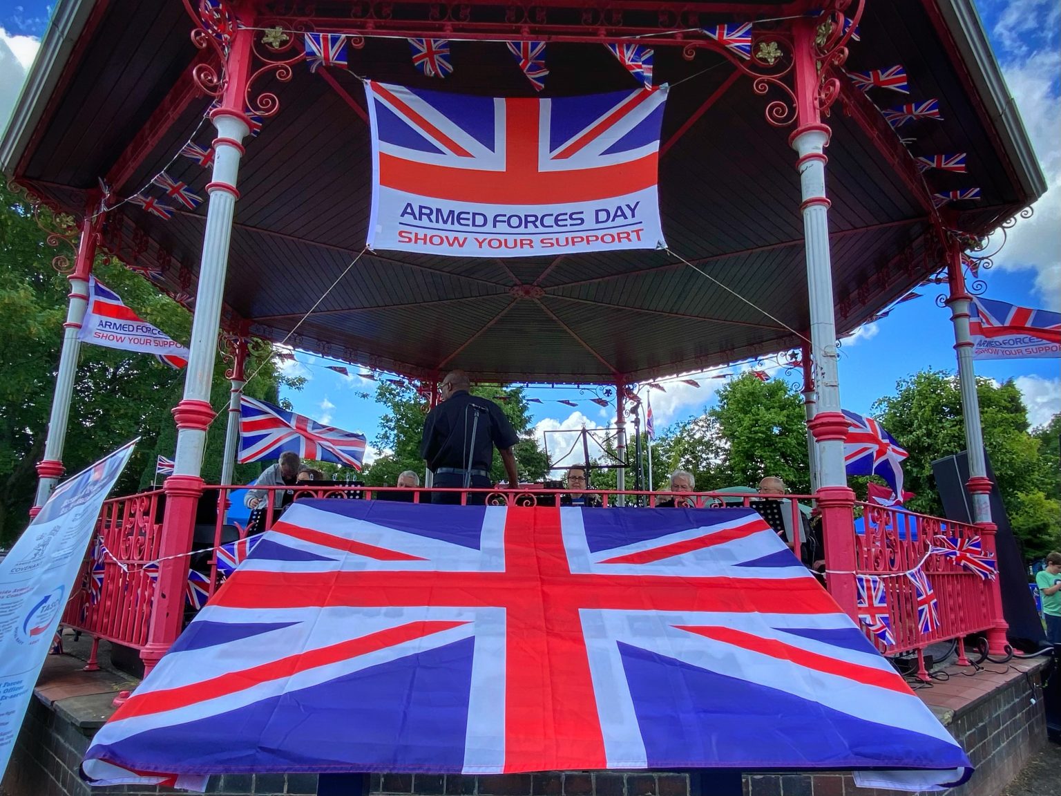 Government Salutes Tameside's Defence-support Work - Tameside Correspondent