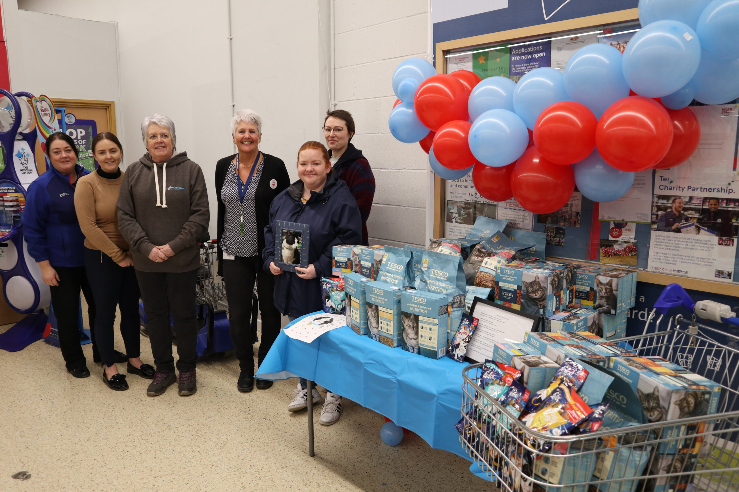 Supermarket’s cat memorial goes to the Max - Tameside Correspondent