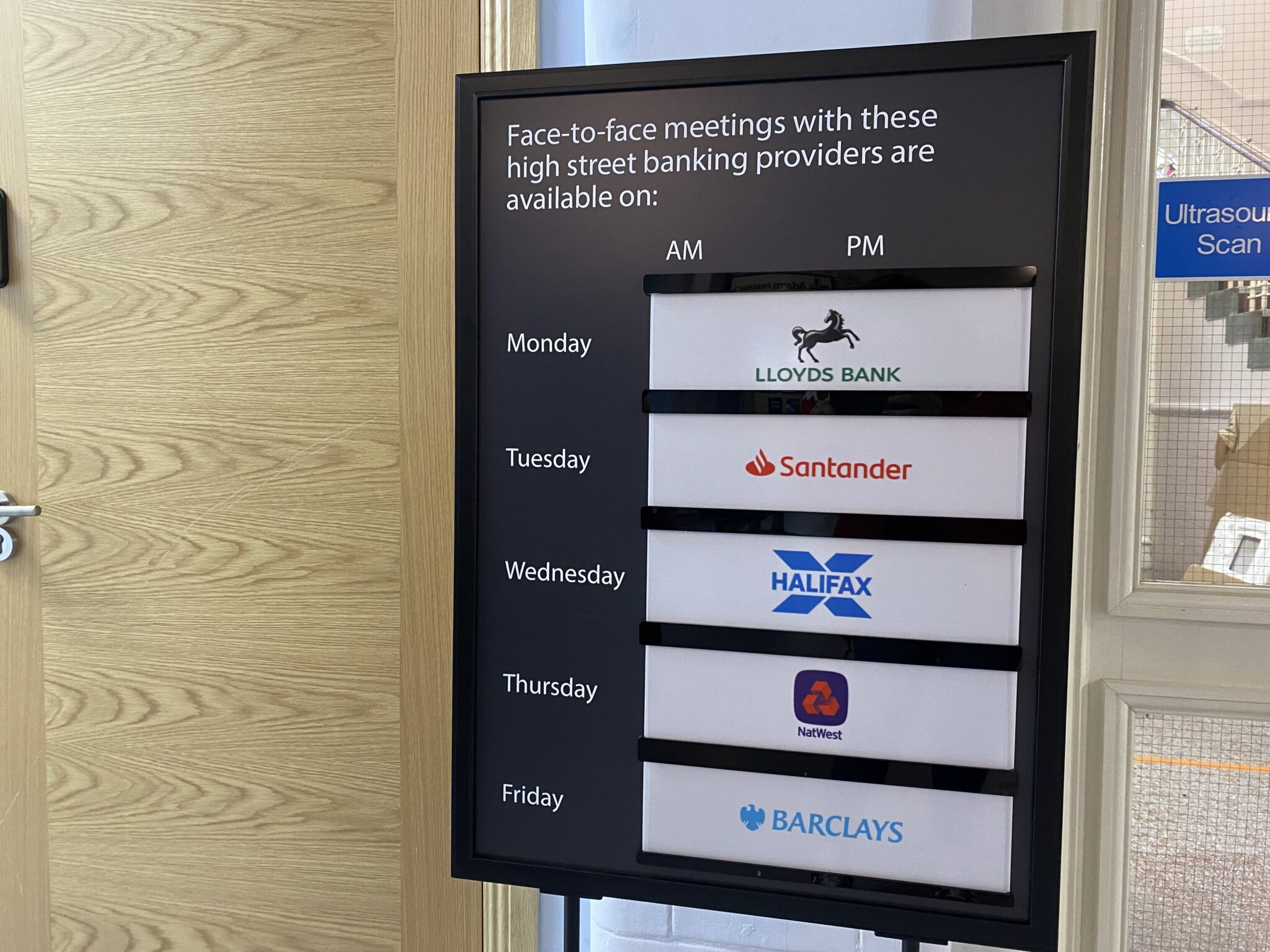 Temporary Banking Hub opens in Stalybridge - Tameside Correspondent