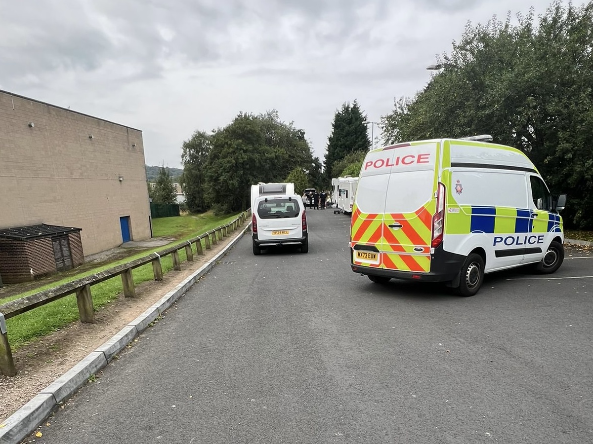 Travellers’ camp set up at Active Copley - Tameside Correspondent