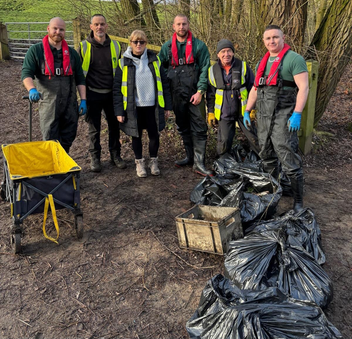 Friends begin Tame Valley clean-up after flooding - Tameside Correspondent