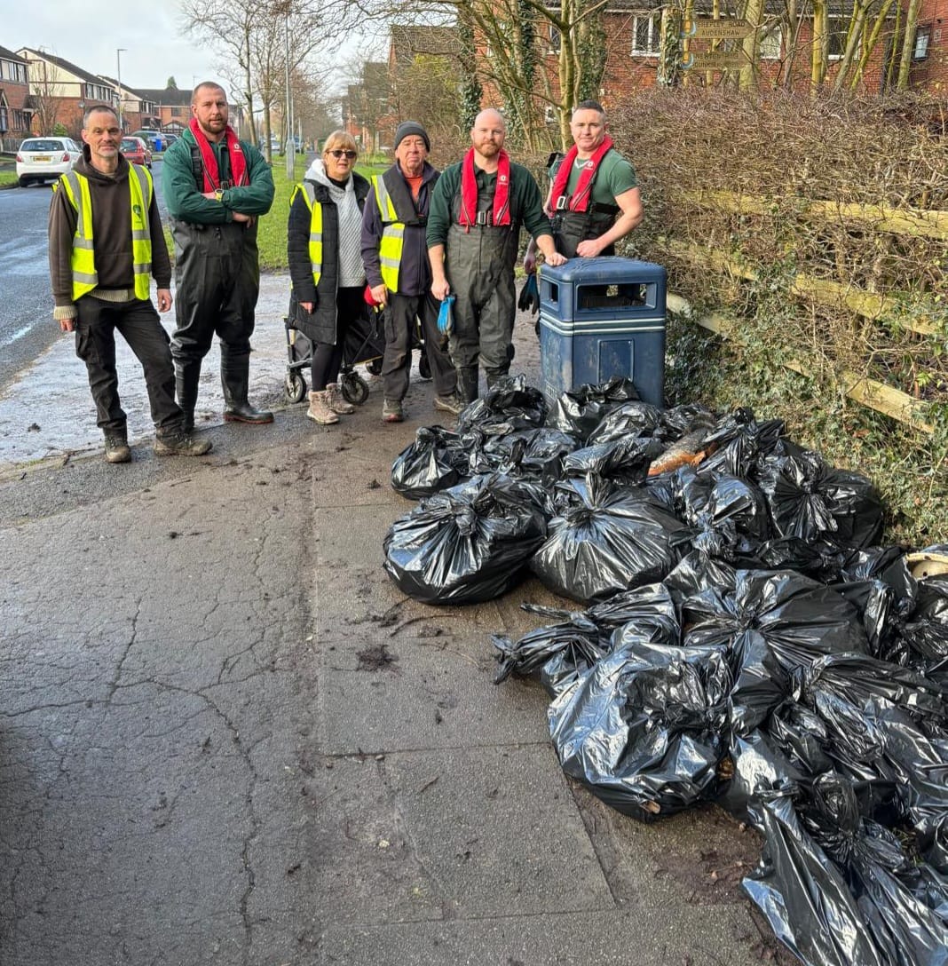 Friends begin Tame Valley clean-up after flooding - Tameside Correspondent